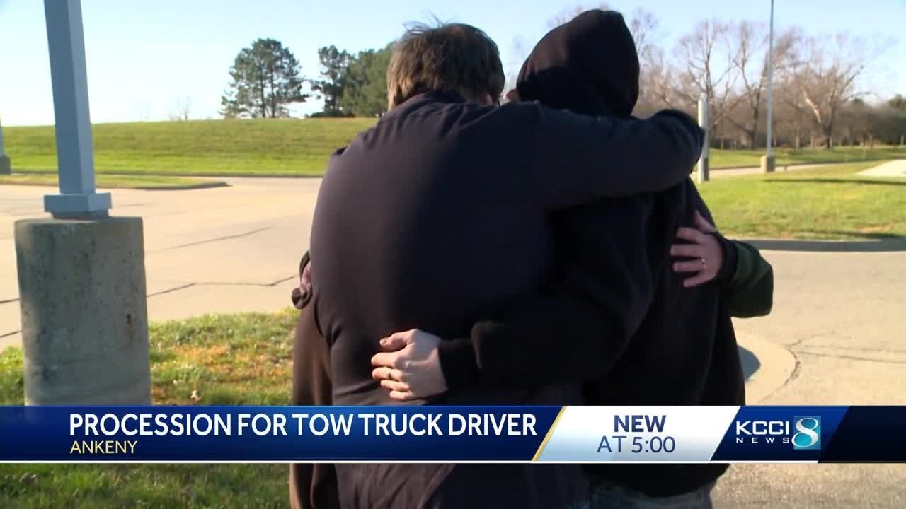 'We all stick together': Tow truck drivers form procession for Iowa ...