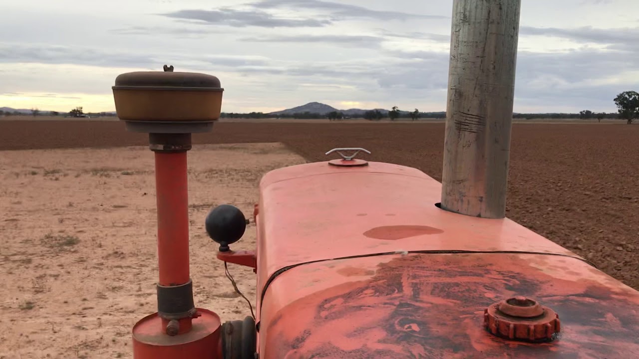 Chamberlain super 70 tractor - YouTube