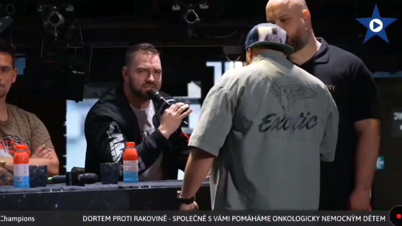 KARLOS BENDA VS JEHO VYZYVATEL PUPAR V CLASH OF THE STARS 8 | ÚVODNÍ ...