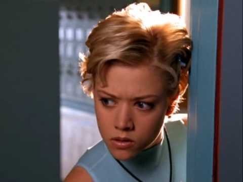 Nicole Farts Twice In Popular