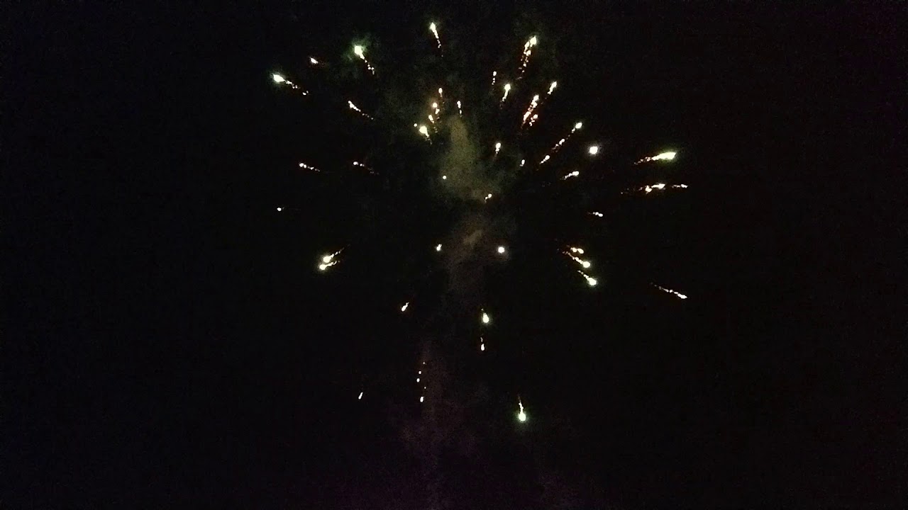 Patron 16 Shot 1.3G Fireworks Barrage #EpicFireworks - YouTube