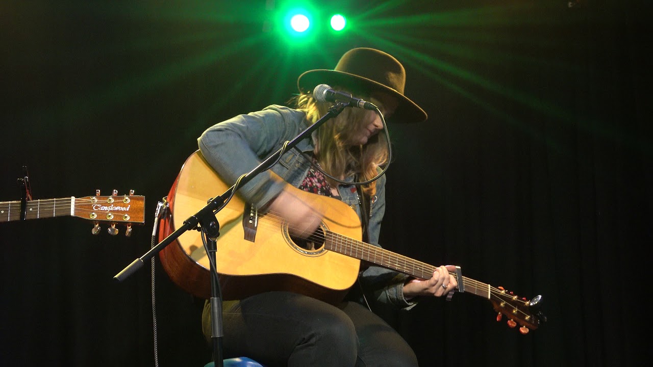 Shannon Hynes – Country words@ Belles & Gals Show Case VI @ The Water ...