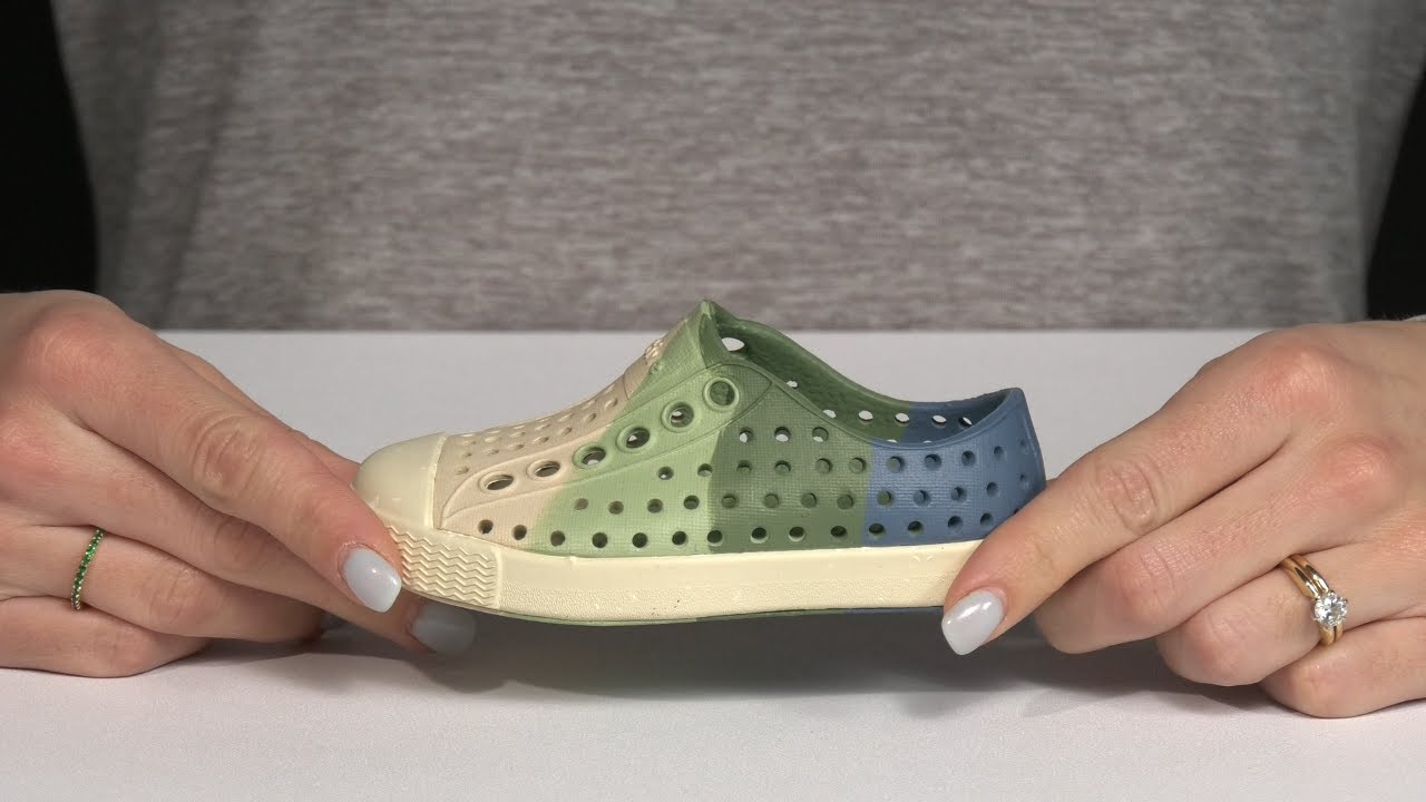 Native Shoes Kids Jefferson Bloom Marble (Toddler) SKU: 9921657 - YouTube