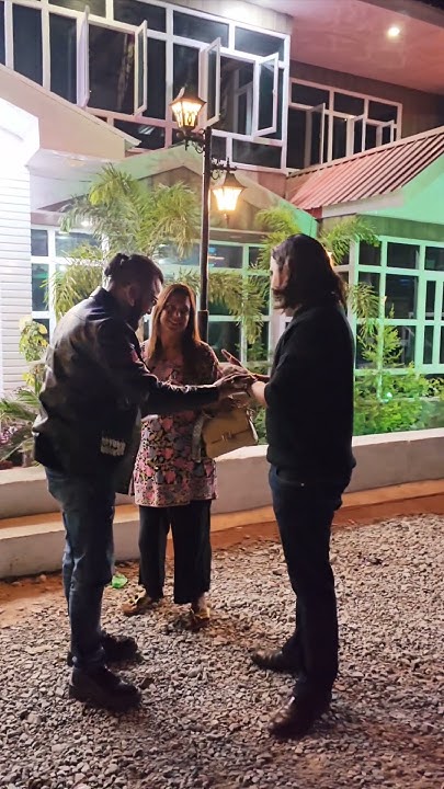 बहुत समय बाद भाई से मिलना हुआ @natikingkuldeepsharma9376 Hotel Raja jarol sundernagar Mandi Hp ...