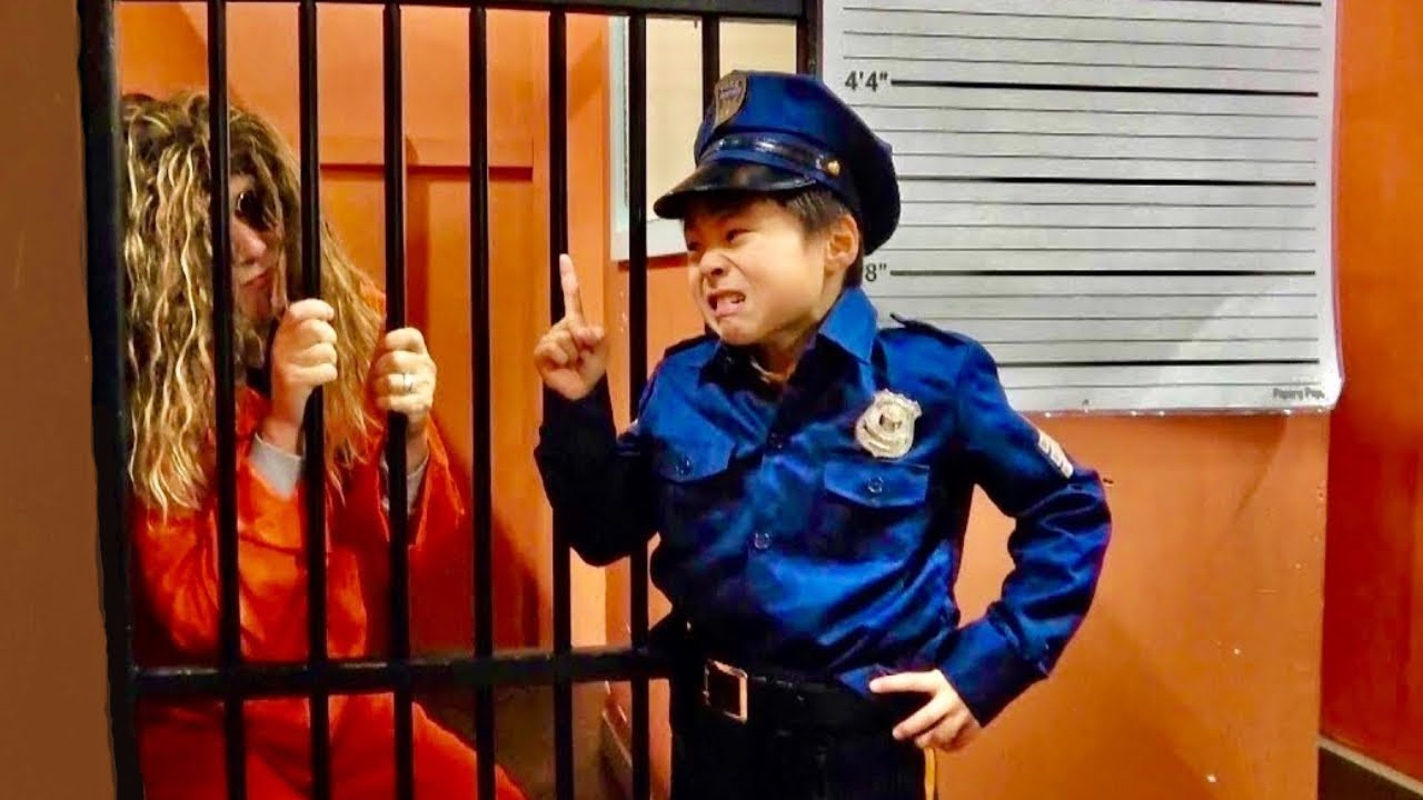 KOYA Pretend Play Cop LOCKED UP jail KidsLine - YouTube