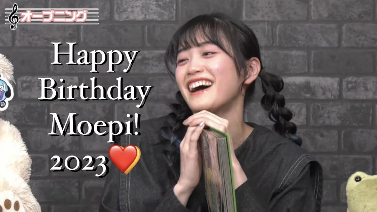 [ENG] Moepi almost cries opening fans' gift - YouTube