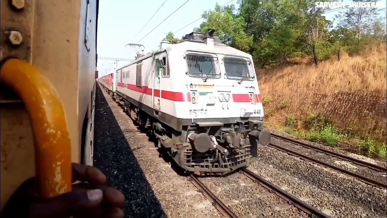 12618 Mangala Lakshadweep Express High Speed Overtake 01139 | At Nadgoan Road | Sarvesh ...