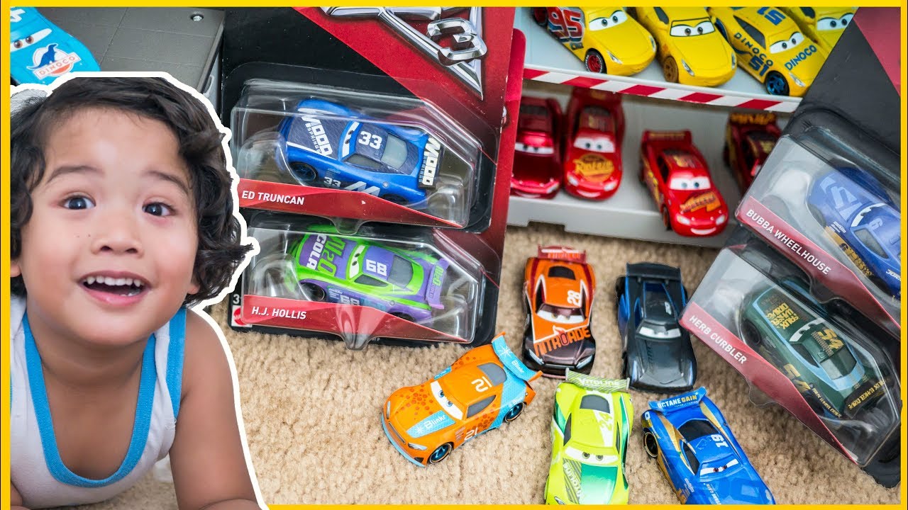 Cars 3 Next Gen Racers diecast Rusteze Cruz Ramirez Ed Truncan Herb ...