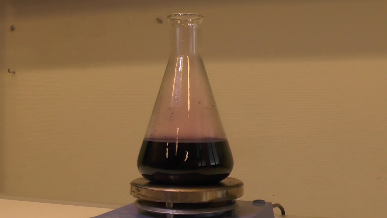 Réaction oscillante (Briggs-Rauscher) - YouTube