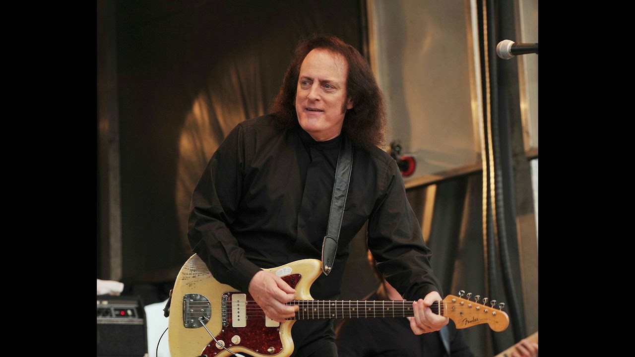 TOMMY JAMES- "I THINK WE'RE ALONE NOW"(NEW VERSION FROM "ALIVE" ALBUM ...