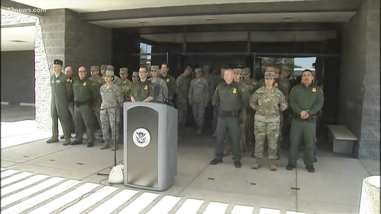 60 Arizona National Guard members arrive at border with Mexico - YouTube