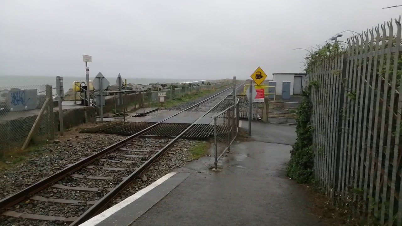 Kilcoole Railway Station and the beach in Kilcoole. - YouTube
