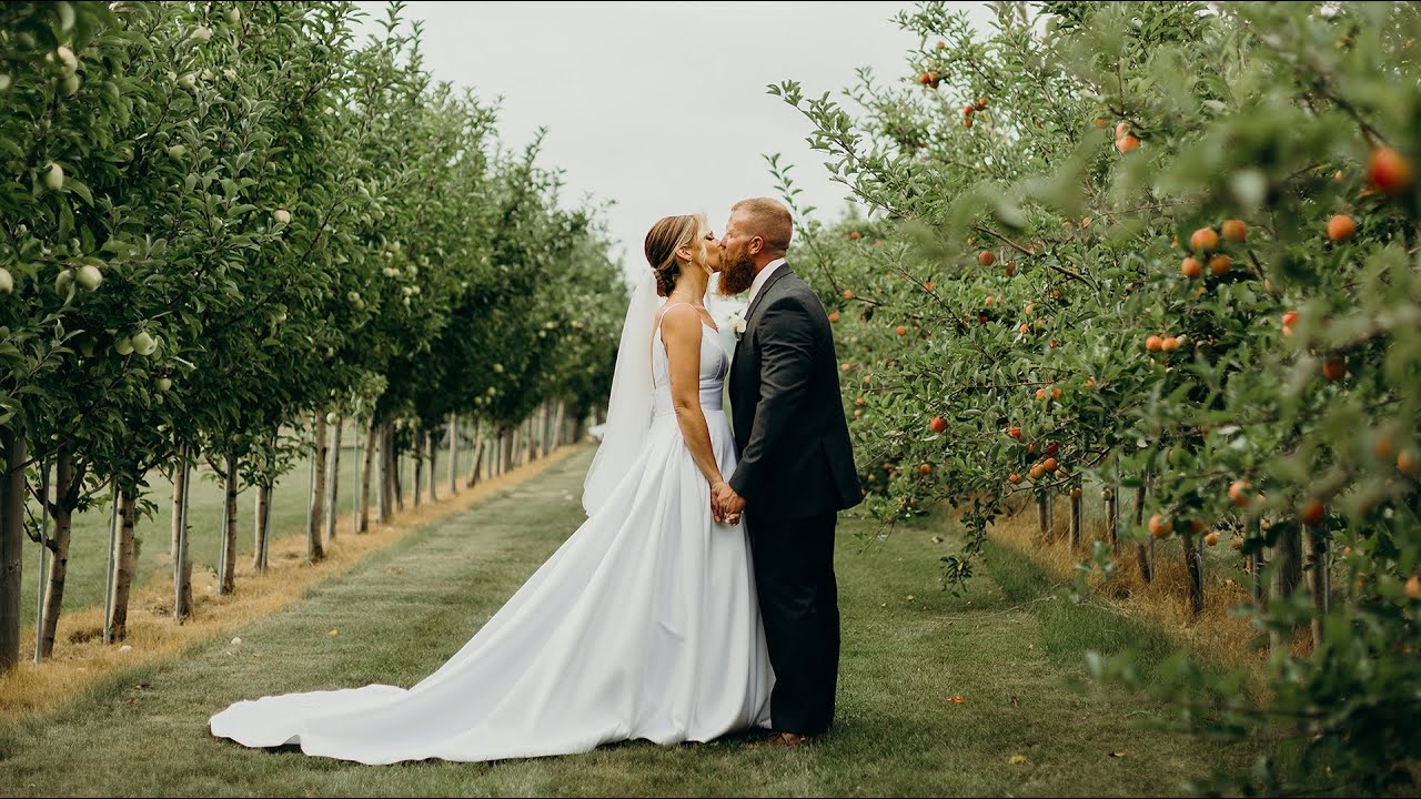Hannah & Luke's Wedding // The Venue at Goebbert's // Pingree Grove, IL ...