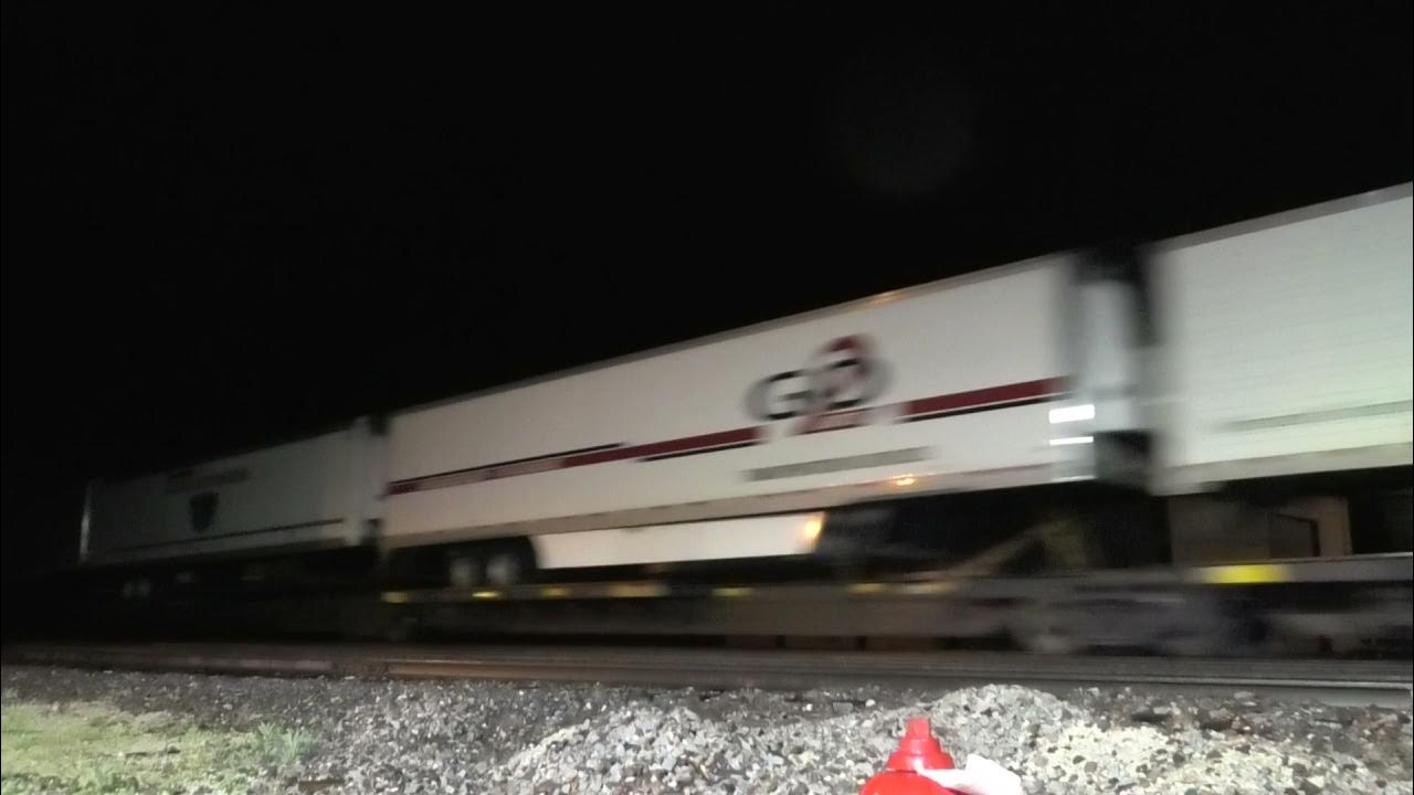 BNSF 8337 West in Coal City, IL 5/3/21 - YouTube