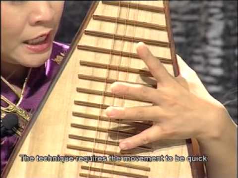 23. 杨靖 Yang Jing teaches the 琵琶 Pipa (with English Subtitles ...