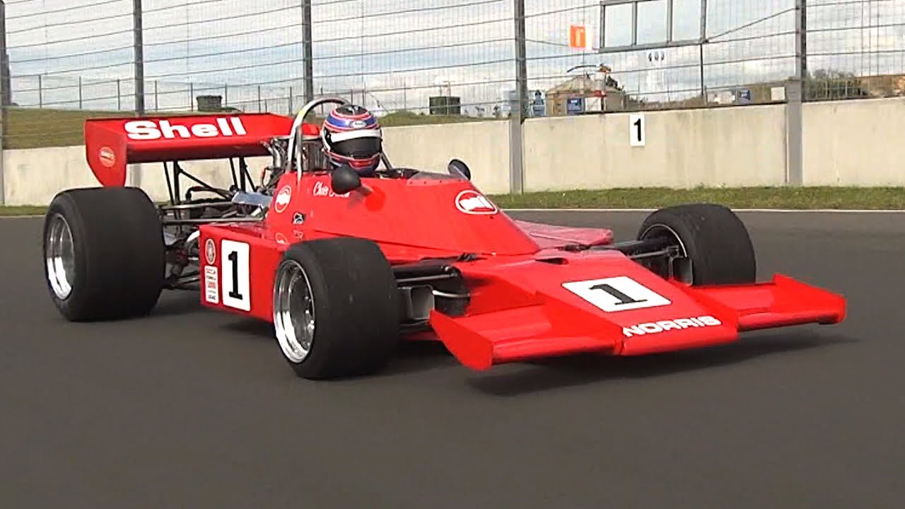 Formula 5000: Two Talon MR1s - YouTube
