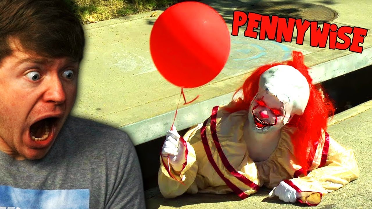 Is that PENNYWISE but in REAL LIFE!? - YouTube
