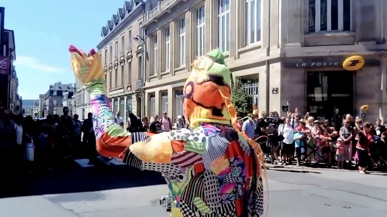Karcocha : Quand l'Art de la Rue Rencontre le Chaos Urbain ! 🤣 # ...