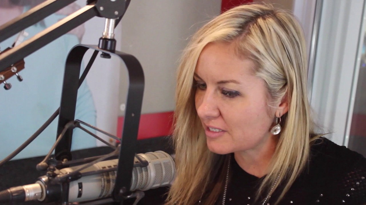 Quick Cut: Rosemary Siemens talks playing for Trump & performs LIVE in ...