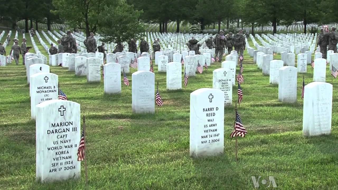 Soldiers Place US Flags in Arlington Cemetery for Memorial Day - YouTube