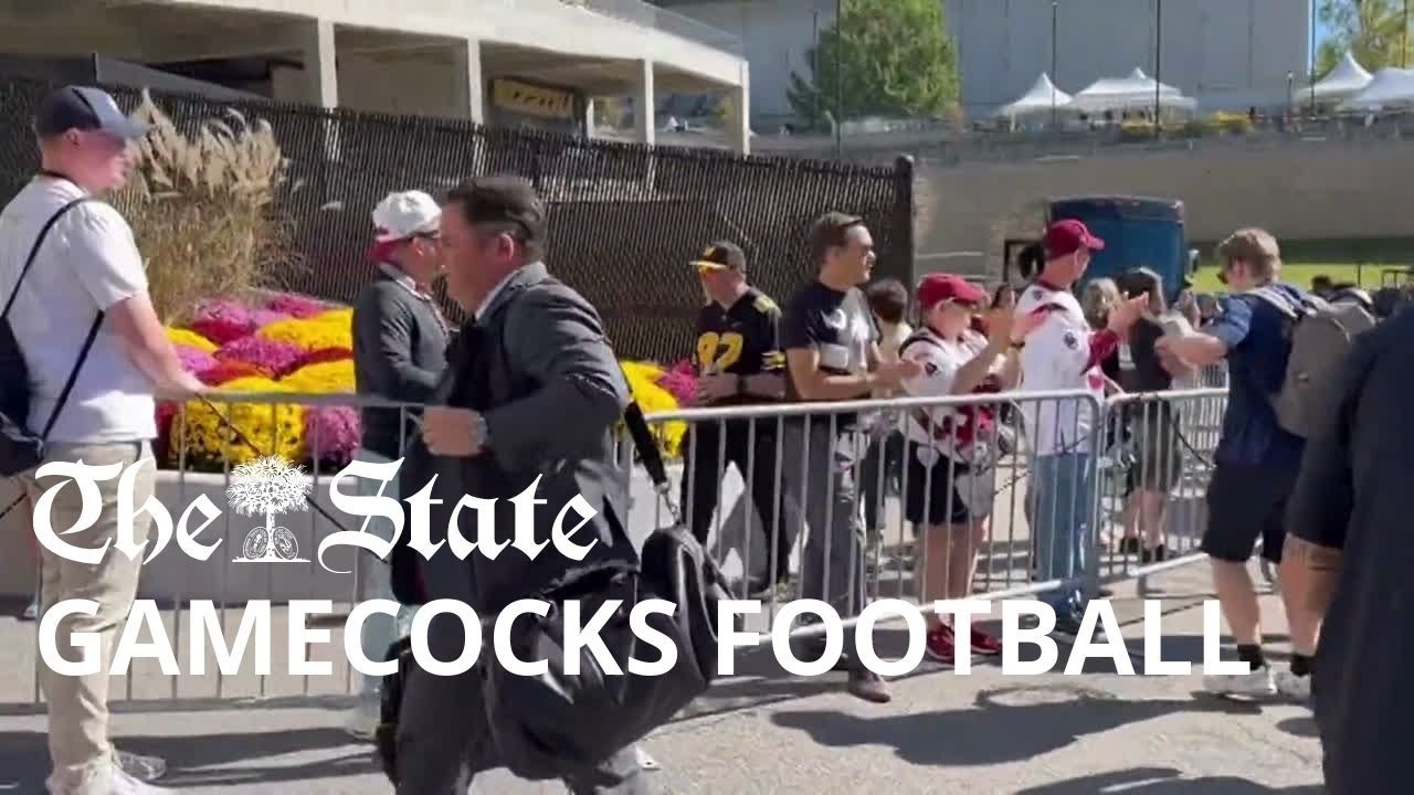 Gamecock Walk: South Carolina Football Arrives to Face Missouri Tigers ...