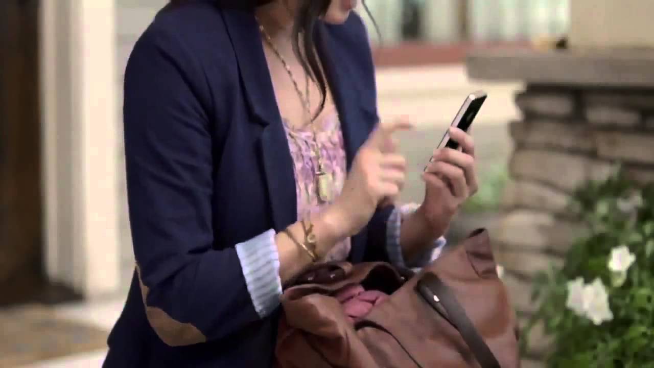 Apple iPhone 4S running Siri - Official TV Commercial - YouTube