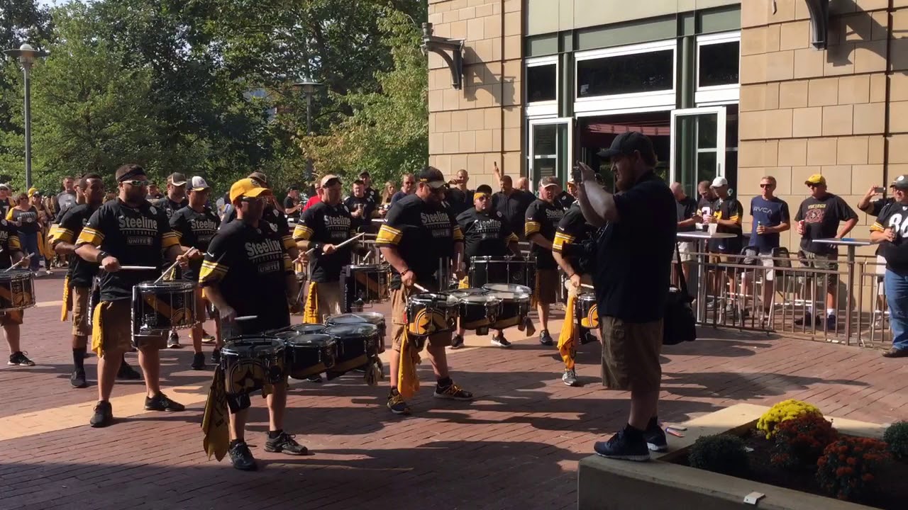 Steelers band does 'Heinz Hustle' - YouTube