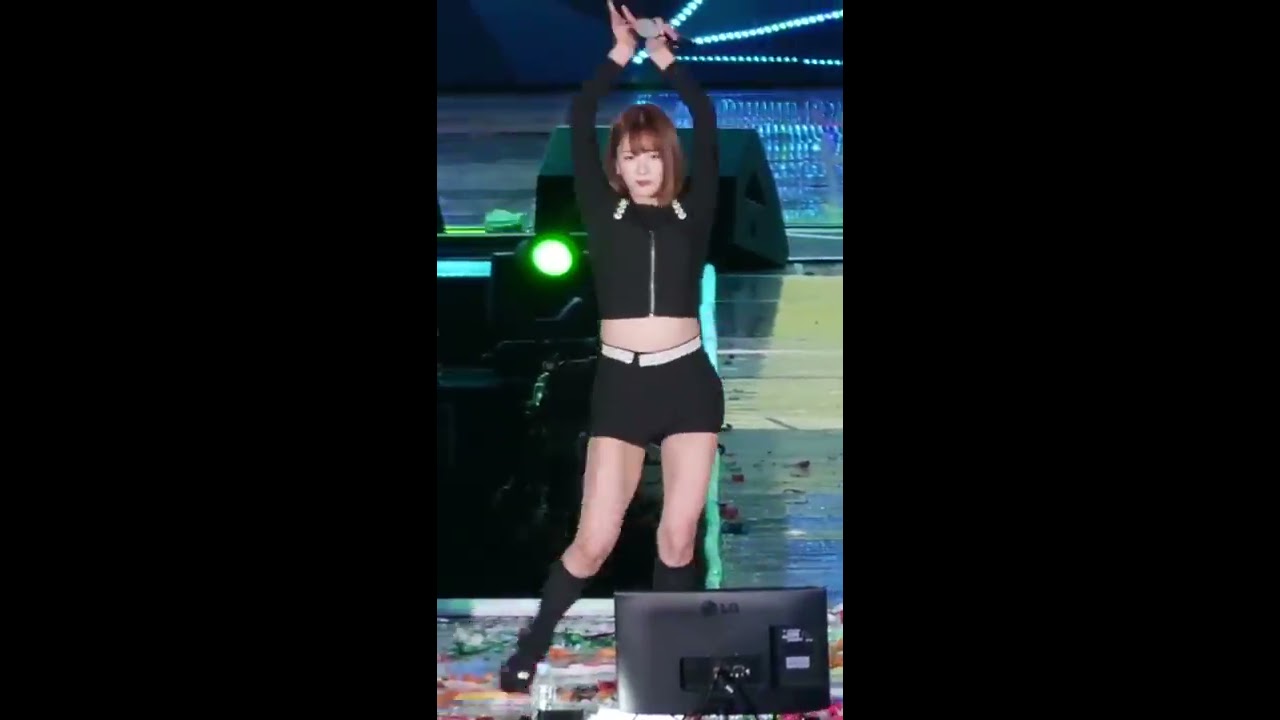 170915 에이핑크 '내가 설렐 수 있게' 보미 직캠 APINK Bomi fancam - Only one - YouTube