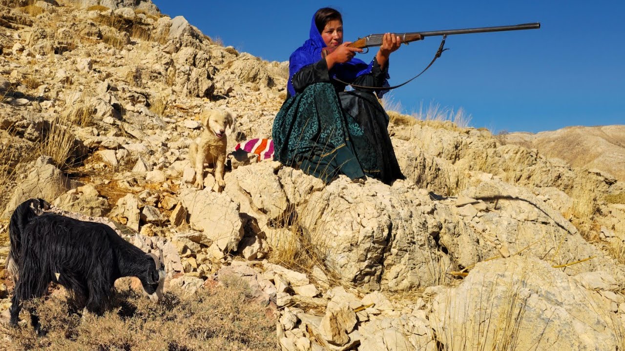 Nomadic life: Nomadic girl shepherd in the heart of pristine nature 🌿🐑⛰ ...