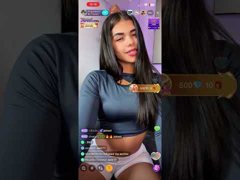 Breathtaking Babe With Braces Texts and Socializes With Her Fans On BIGO Live