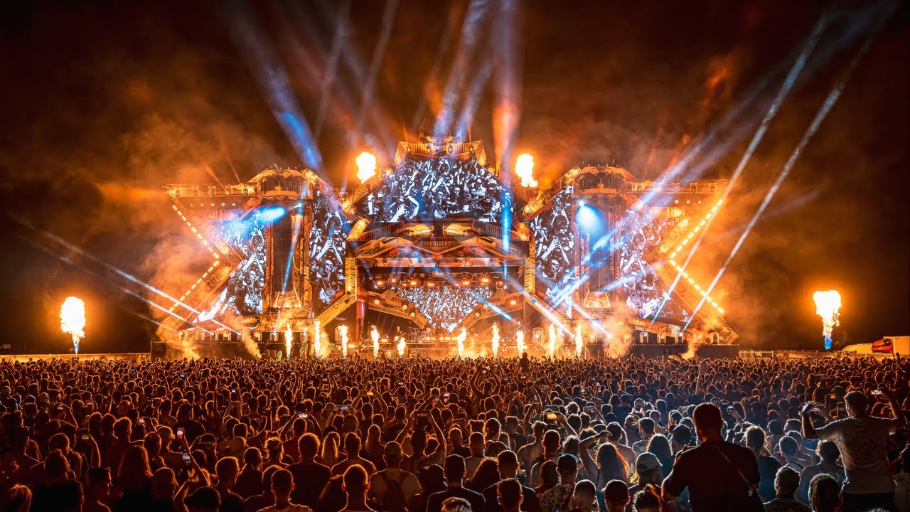 Pendulum LIVE - Blood Sugar | Let It Roll 2022 - YouTube