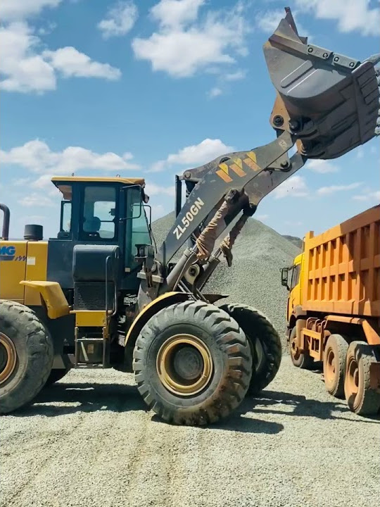 Look amazing heavy duty equipment XCMG ZL50 GN LOADING ON DUMP TRUCK - YouTube