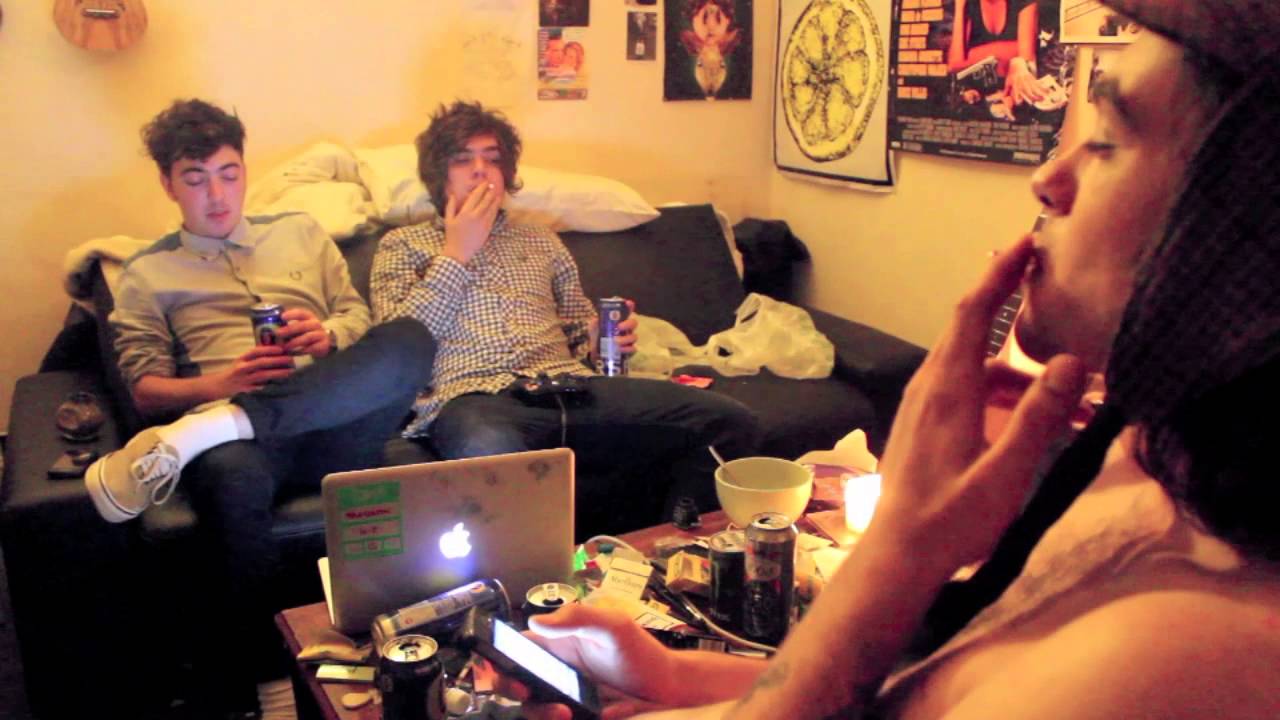 The Telescreen - Dressed To Impress - YouTube