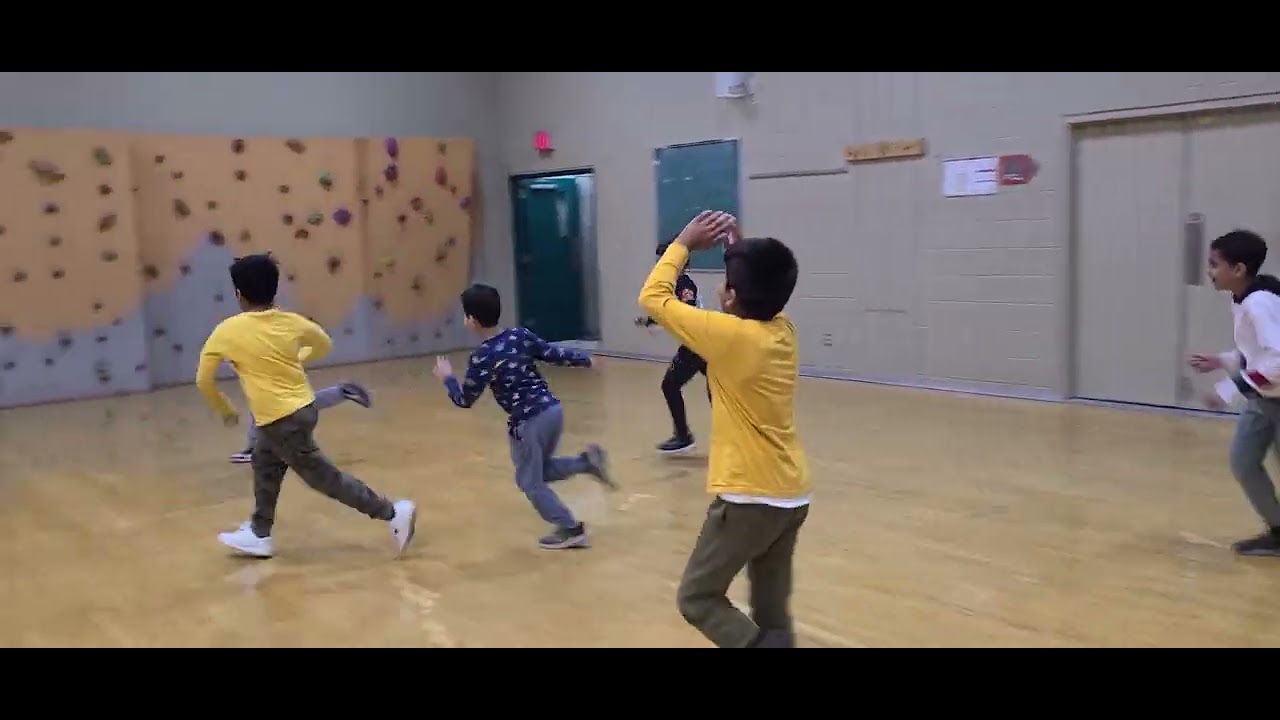 BRAHIM BESMI ET LES ENFANTS DU COMPLEXE SPORTIF WILLIAM HINGSTON - YouTube