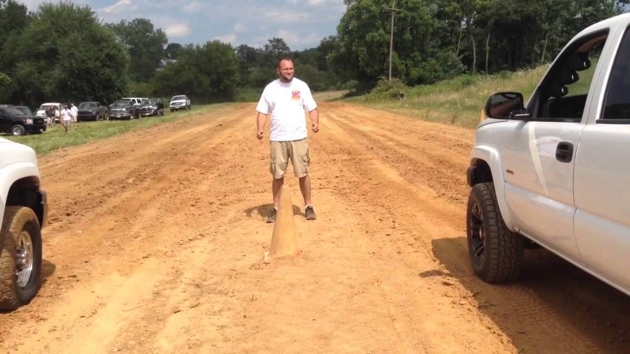 LLY vs LB7 - YouTube