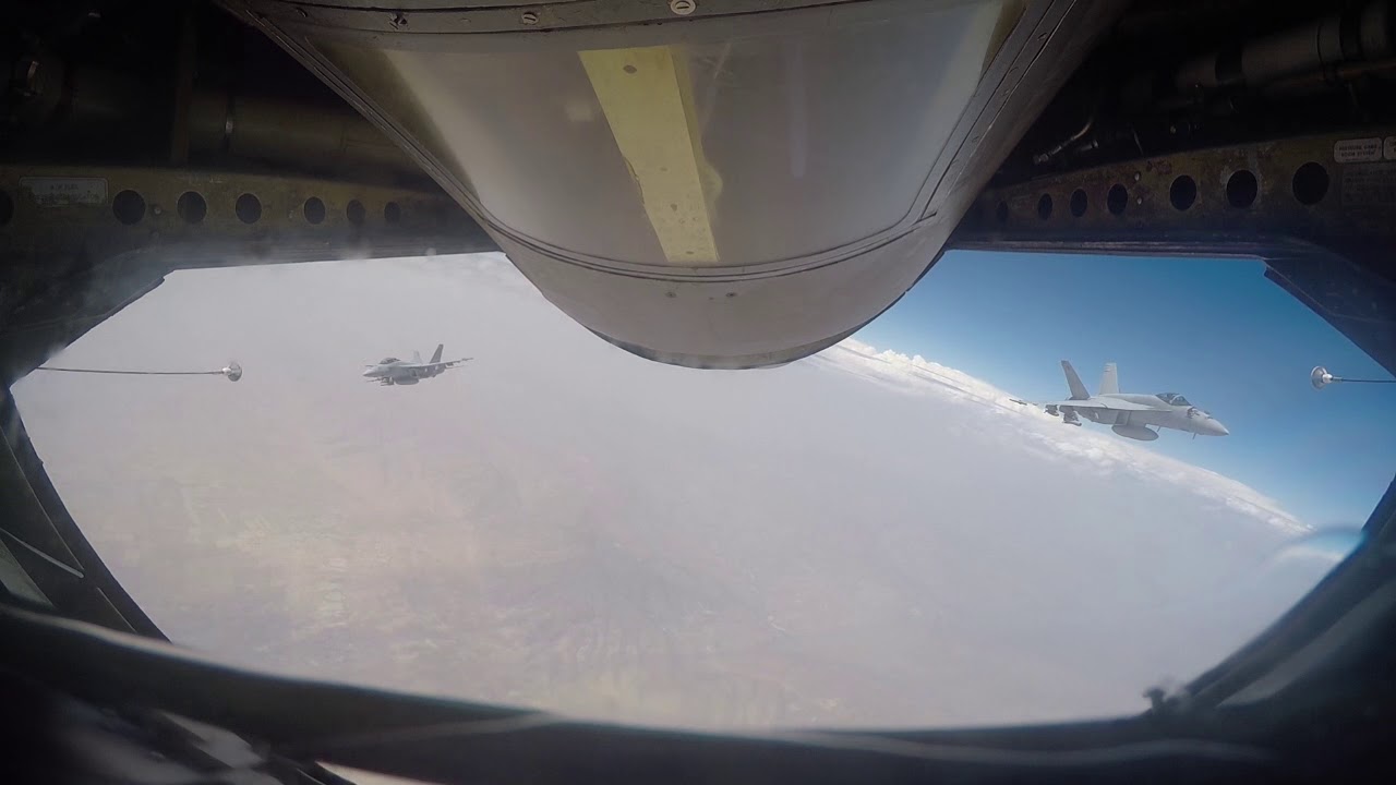 KC-135/F-18 MPRS Refueling - YouTube