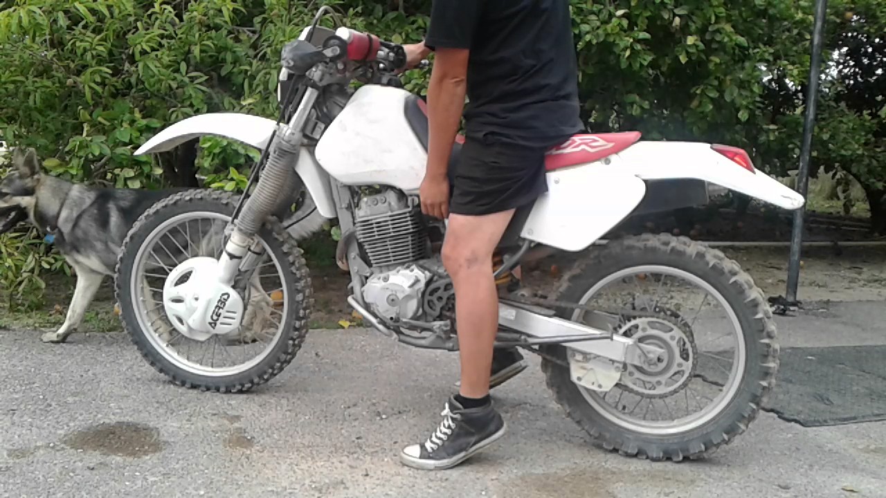 1997 Honda XR400R - starting process - YouTube