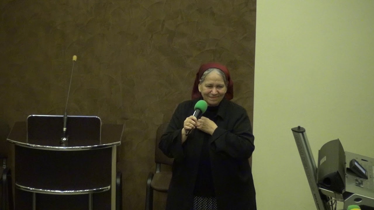 Sora Elena Munteanu la Biserica Golgota " Târgu- Jiu" - 16 decembrie 2017 - YouTube