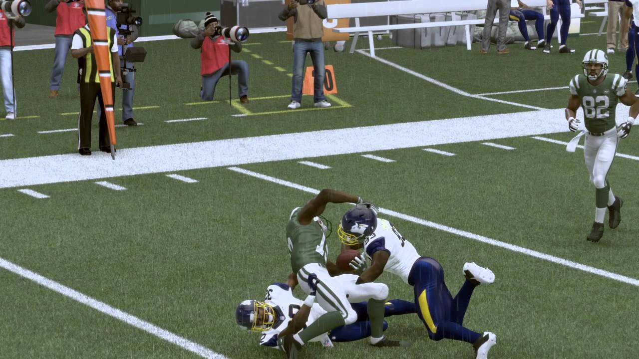 Crabtree gets the flying elbow smash - YouTube
