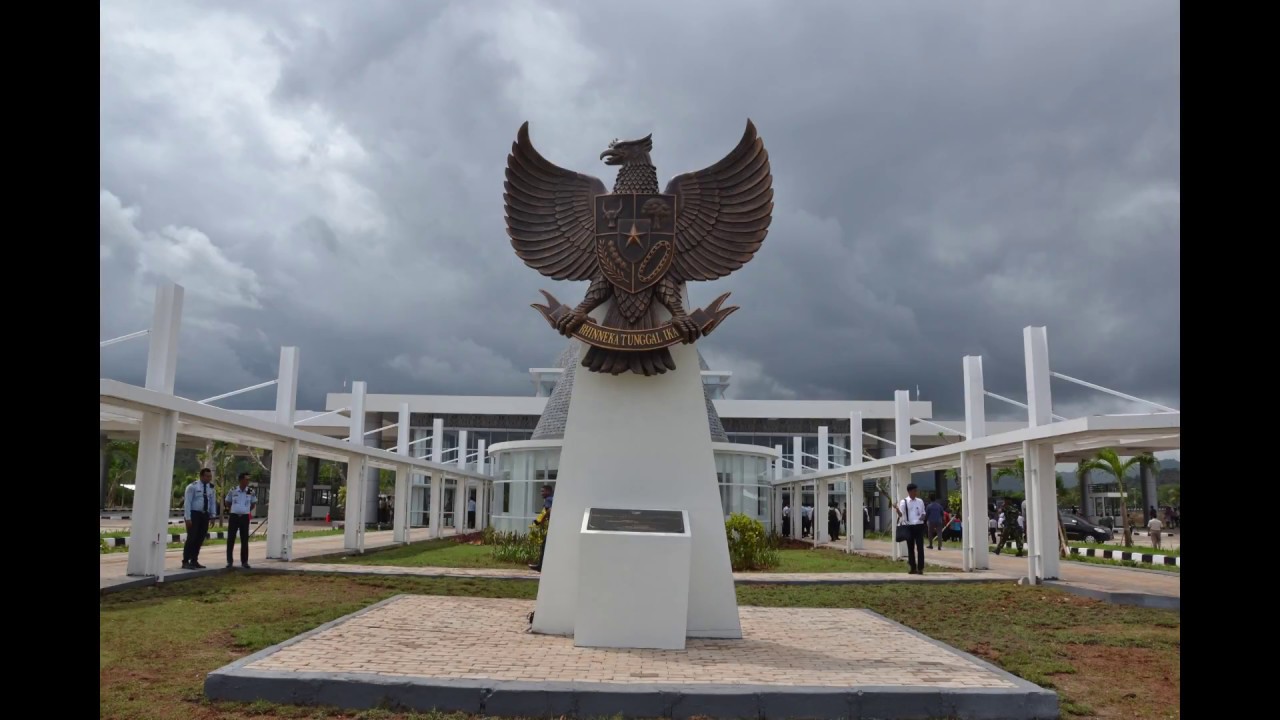 Peresmian Pos Lintas Batas Negara (PLBN) Motaain - YouTube