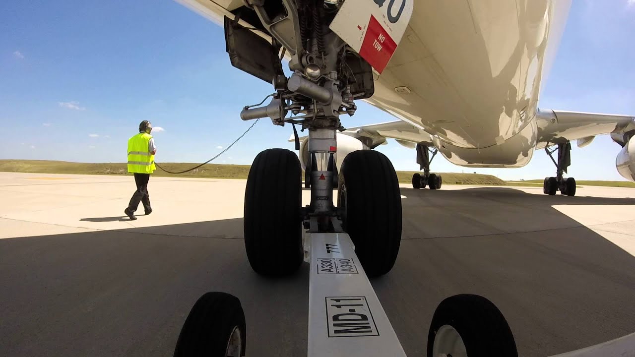 Push Back Air Europa Aeropuerto Internacional de Carrasco - YouTube