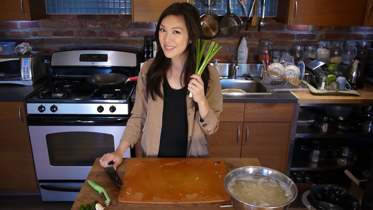 Spicy and Sour Chinese Potato (酸辣土豆絲) I Debbie Wong's Wok and Gong ...