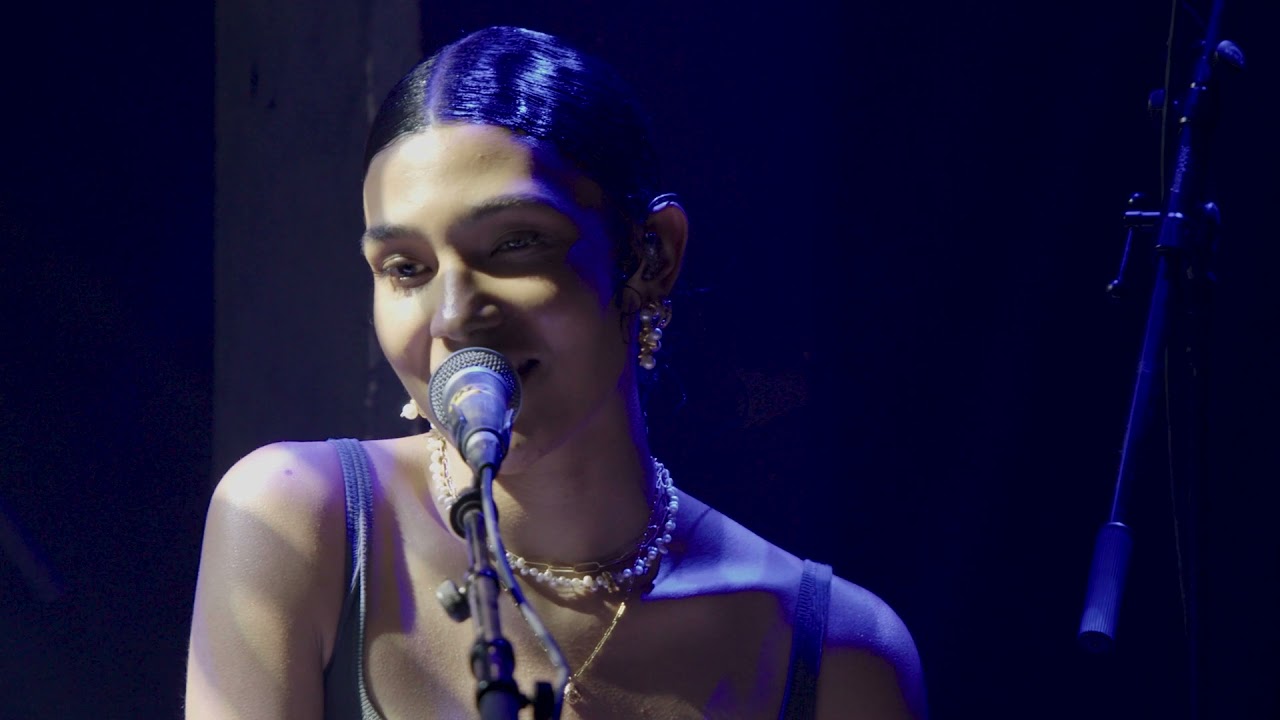 Olivia Dean - Slowly (Live from The Jazz Cafe) - YouTube