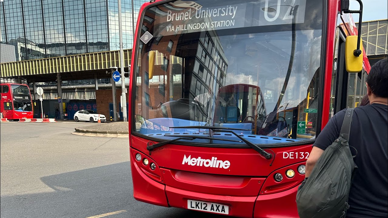 *LX12 AXA*Metroline West 2012Reg ADL Enviro200 - YouTube