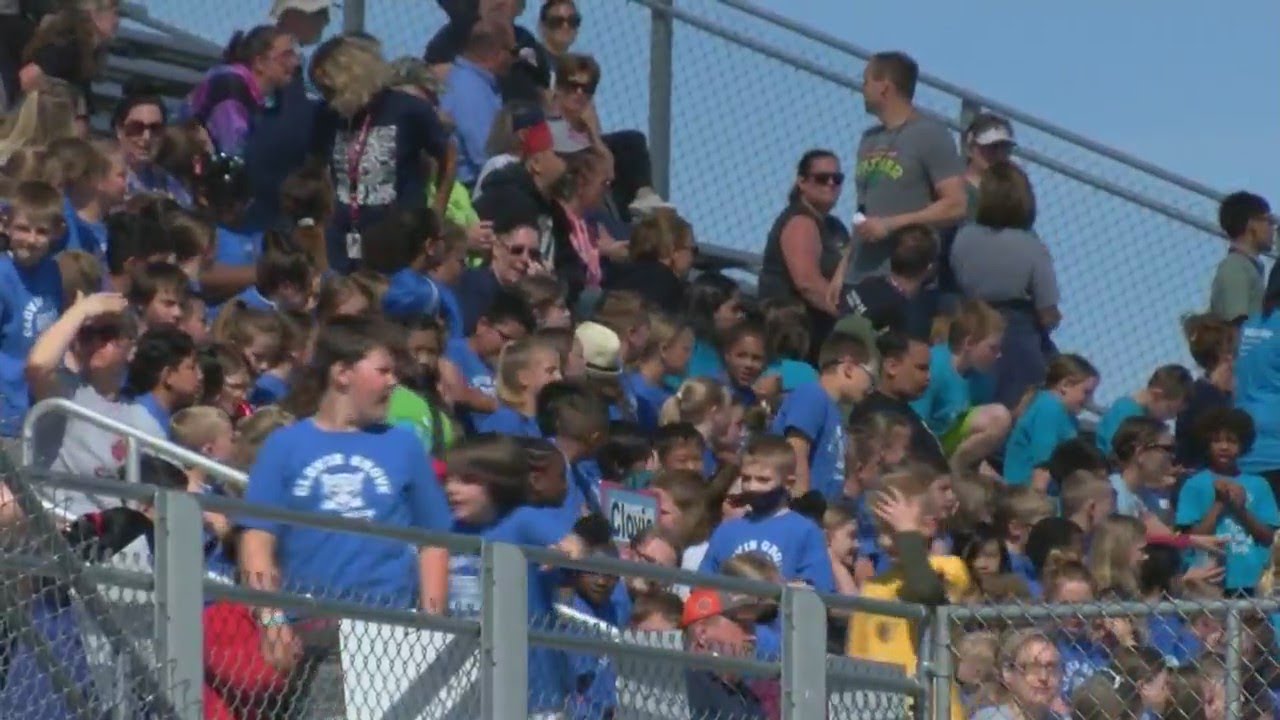 Menasha students play outdoors for Track and Field Wellness Day - YouTube