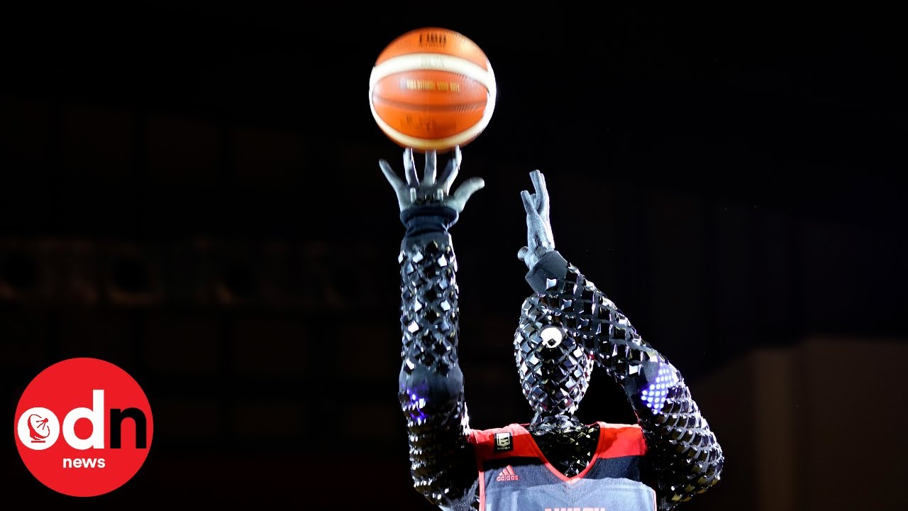 Can this basketball-playing robot beat the professionals? - YouTube