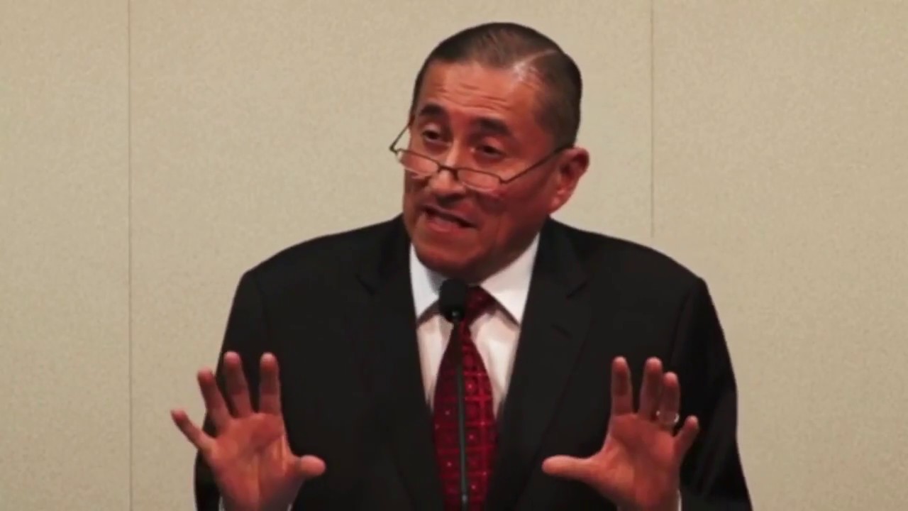 Santidad (Godliness) - Palabras Élder Juan A. Uceda - YouTube