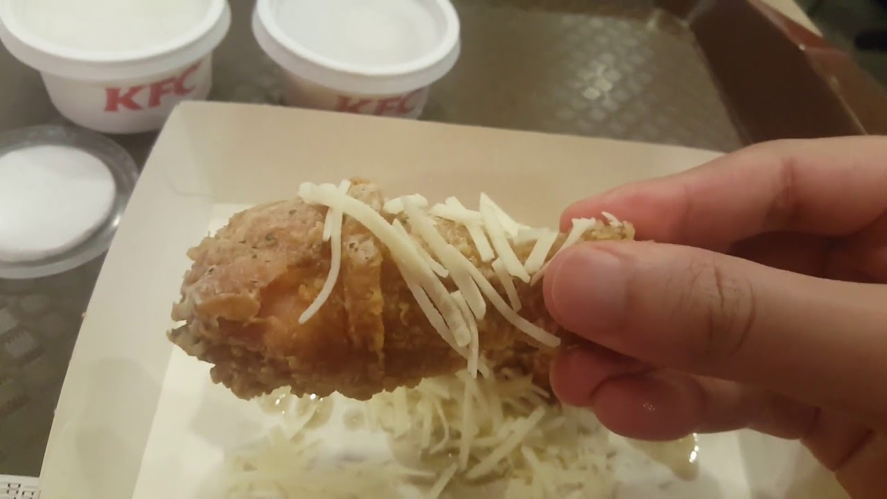 KFC PARMESAN TRUFFLE CRUNCH LOOKS DECEIVING BUT IT'S DELIGHTFUL! - YouTube