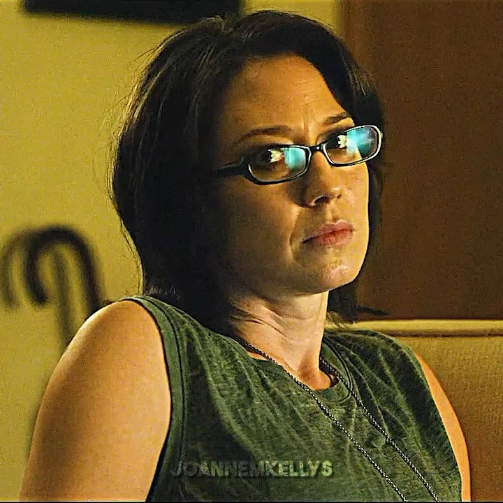 Margo Dunne | Smile [Gone Girl (2014)] - YouTube