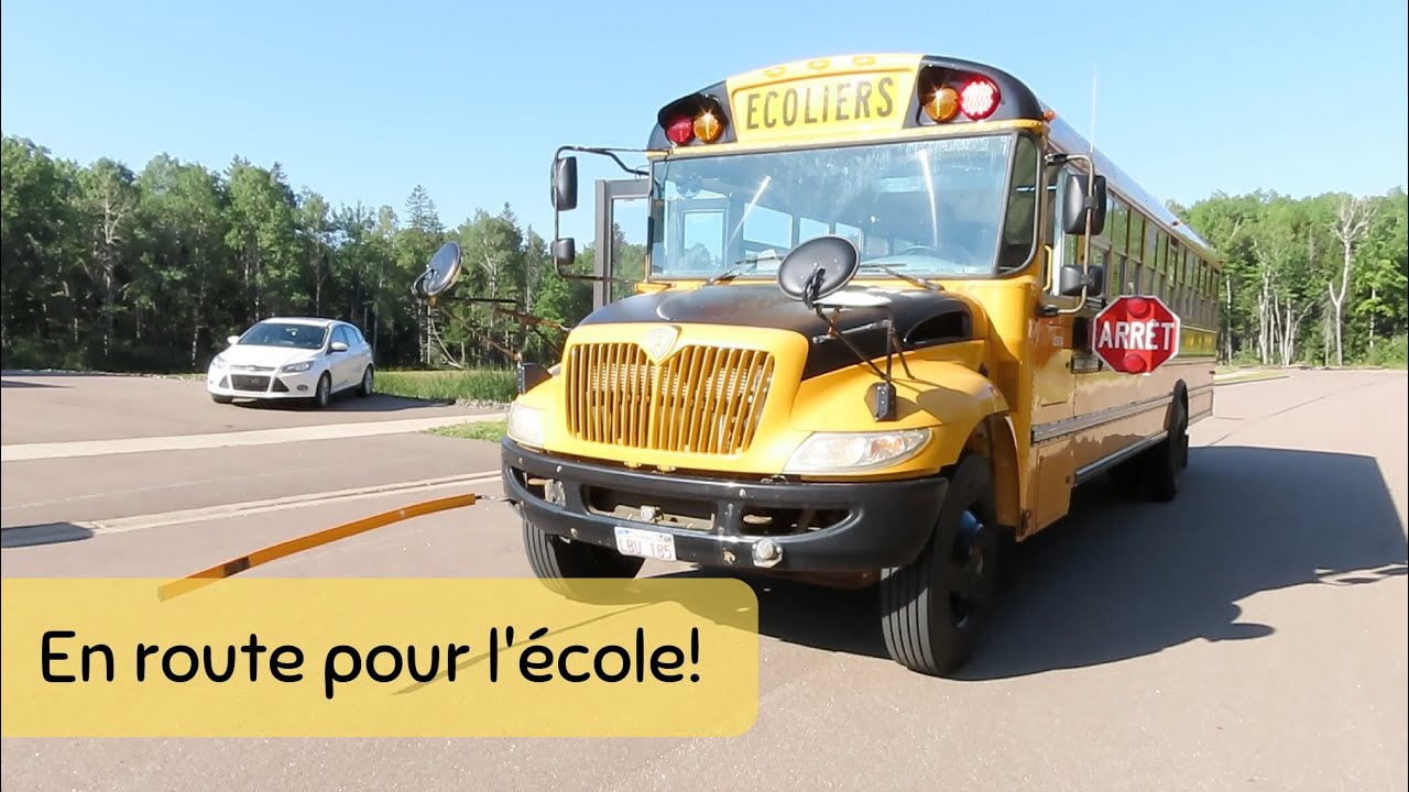 En route pour l'école! - YouTube